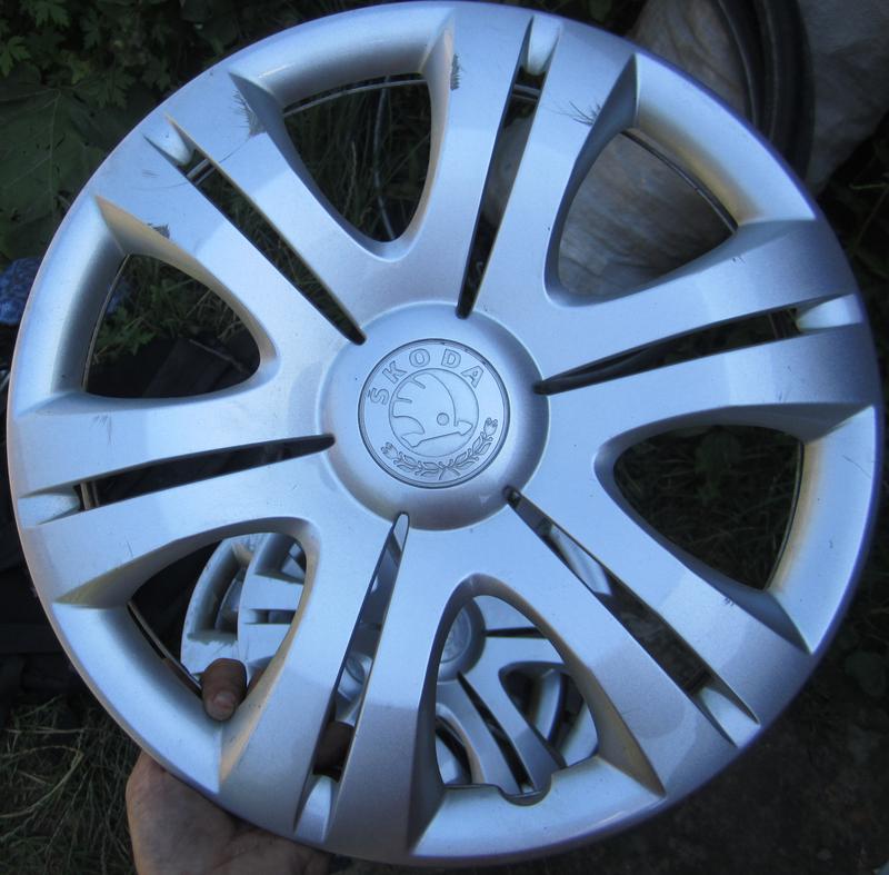 Колпаки Шкода Фабия ковпаки R15 Skoda Fabia 5J0601147H - оригинал ...