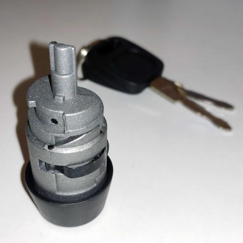 Серцевина замка запалювання Audi 80B3 / 80B4/ Audi 90 - з ключами: ціна ...