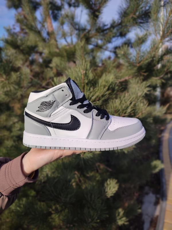 Серые джорданы кроссы серые с белым nike air jordan 1 high gre ...